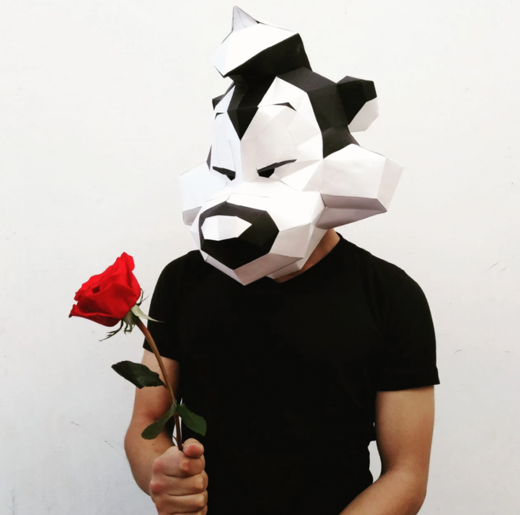 PEPE LE PEW HALLOWEEN MASK - PAPER SHAPES